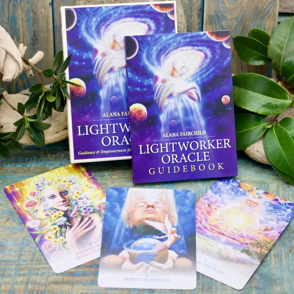 Lightworker Oracle: Guidance & Empowerment for Those Who Love the Ligh ...